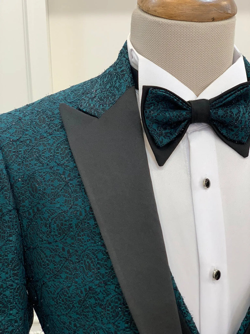 Elegant Slim Fit Floral Tuxedo for Weddings and Formal Occasions – BRABION